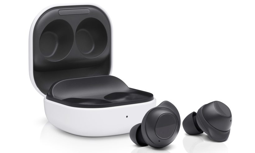 The 10 Best Earbuds for Small Ears in 2025 - Bass Head Speakers