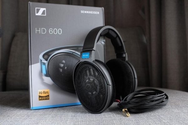 Sennheiser HD600 vs HD650: A Comparative Review